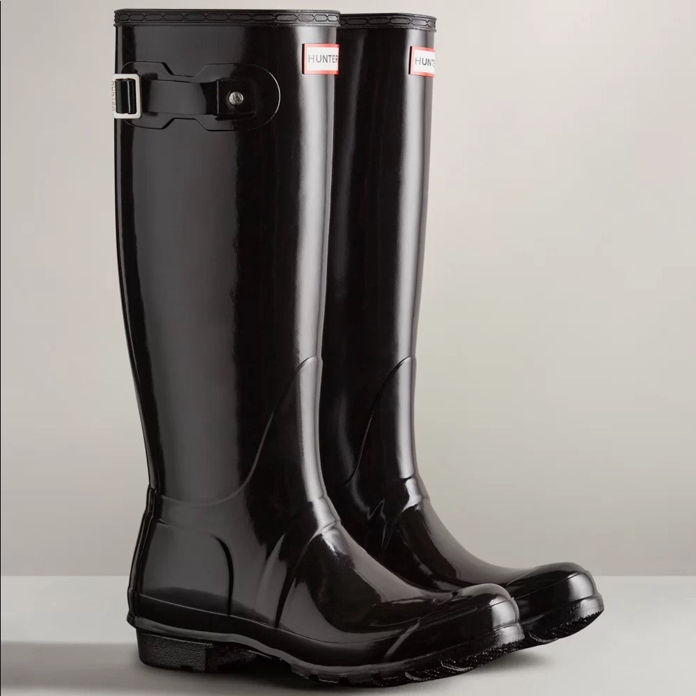 Hunter Tall Gloss Rain Boots In Black - Gem